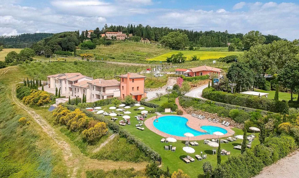 Casale Con Vigneto Panoramico A San Gimignano, In San Gimignano ...