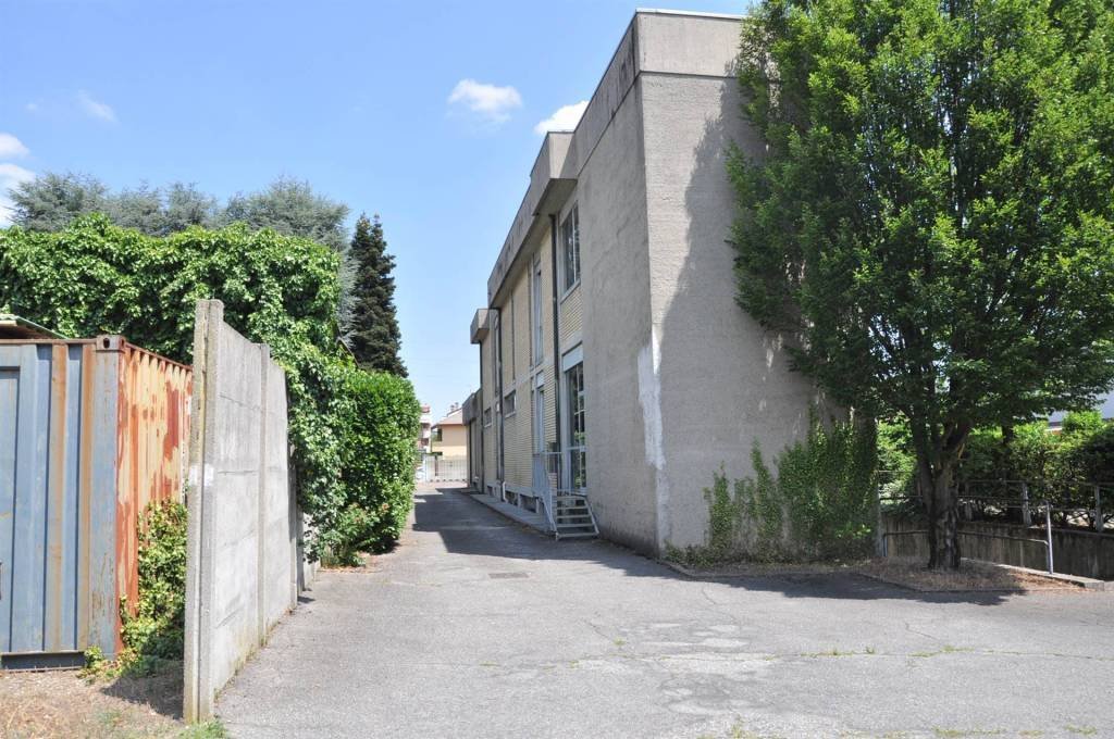 Warehouse On Via Carlo Porta, Desio (Ref. 2941) In Desio, Lombardy ...