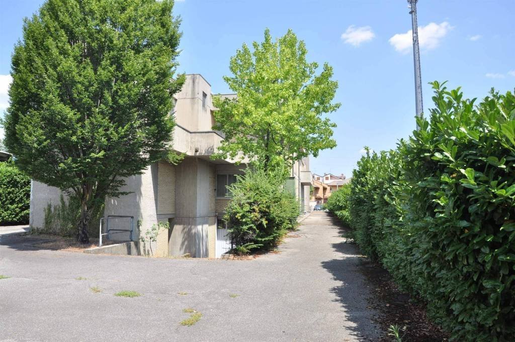 Warehouse On Carlo Porta Street, Desio (Ref. 2941) In Desio, Lombardy ...