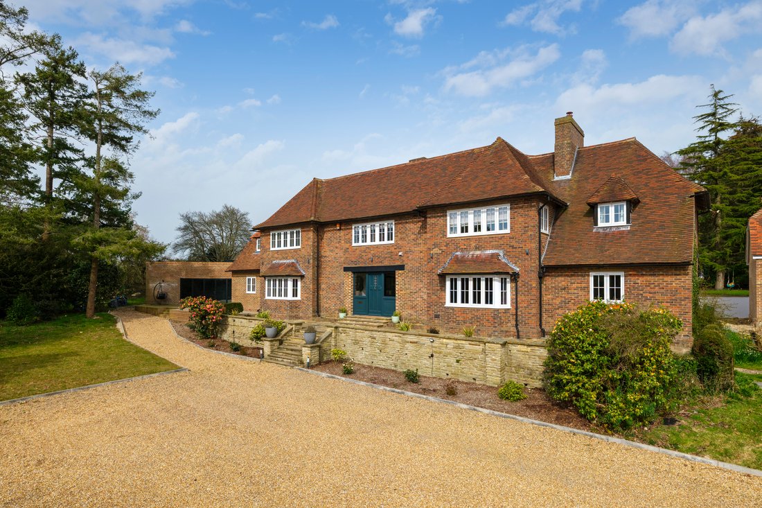 Magnificent Country House Set Within 3 Acres In Hythe, England, United ...