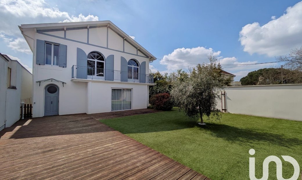 Vente Maison/Villa 9 Pièces In Mérignac, Nouvelle Aquitaine, France For ...