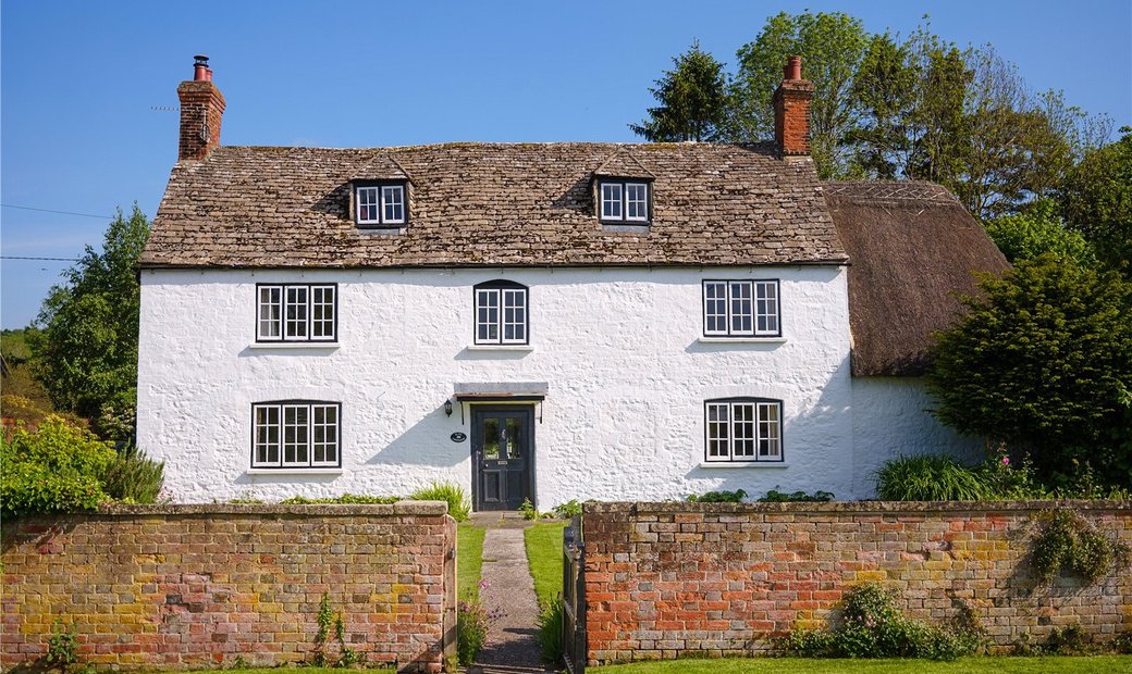 5 Bedroom Detached House For Sale In In Wanborough, England, United ...