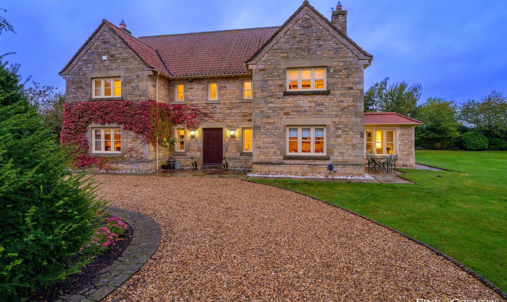 4 Bedroom Detached House For Sale In Bourne In Thurlby, England, United ...