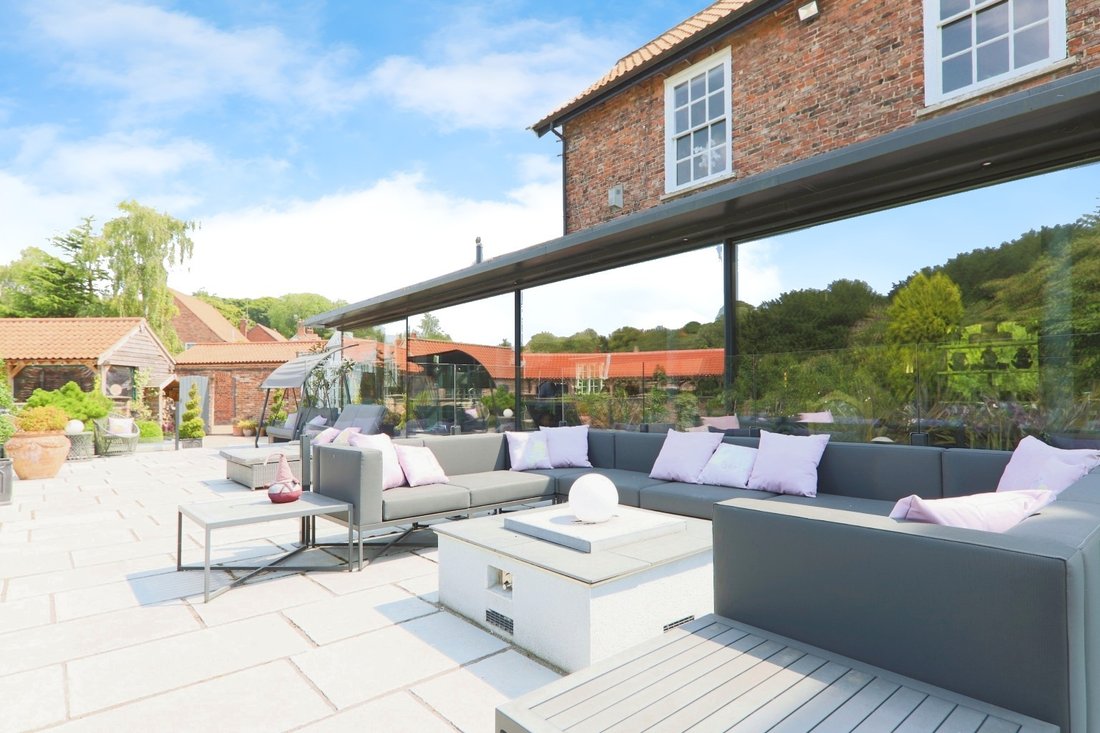 7 Bedroom Detached House For Sale In In Brantingham, England, United ...