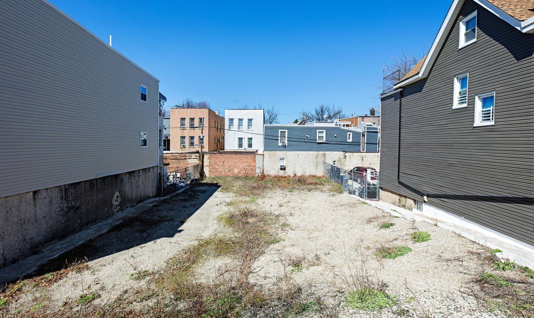 615 Mead Street In New York, New York, United States For Sale (15427018)