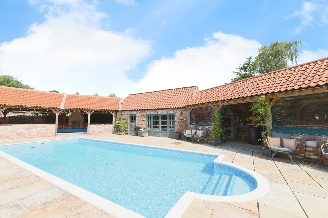 7 Bedroom Detached House For Sale In In Brantingham, England, United ...