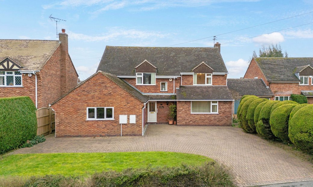 4 Bedroom Detached House For Sale In In Harbury, England, United ...