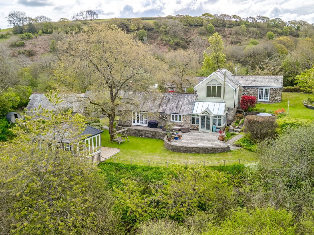 5 Bedroom Detached House For Sale In Liskeard In Duloe, England, United ...