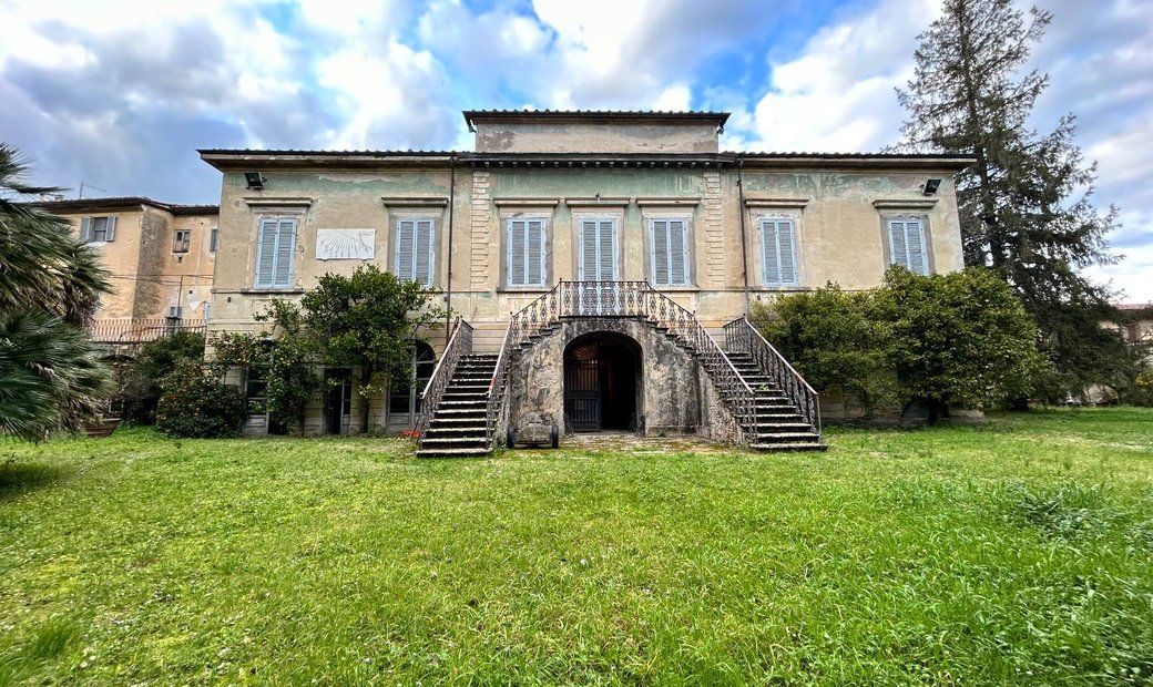Historical Villa With Frescoes In Crespina, Tuscany, Italy For Sale ...