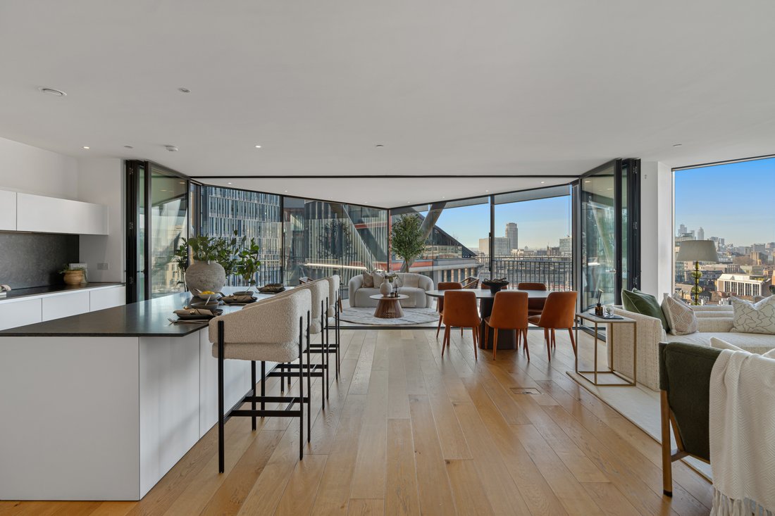 High Rise Apartment In A Prestigious In London, England, United Kingdom ...