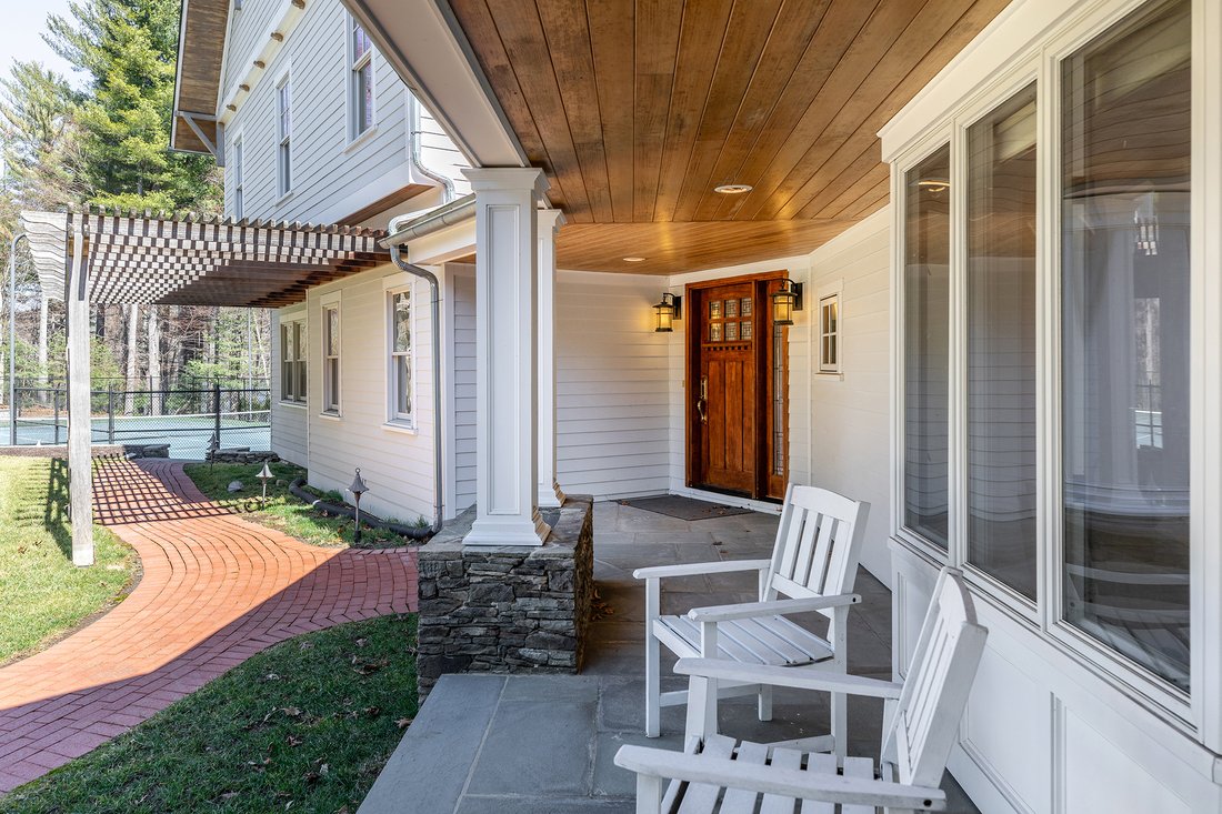 Beautiful Waterfront Estate On Lake In Brookfield, Connecticut, United ...