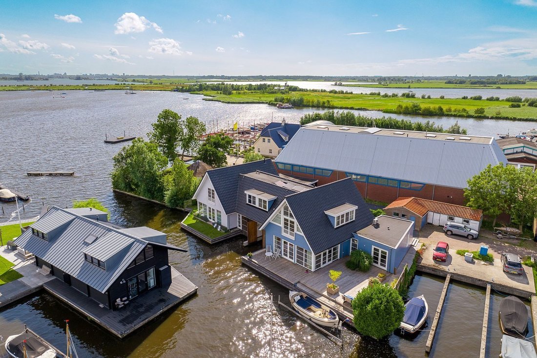 Kaag Villa In Kaag, South Holland, Netherlands For Sale (15431126)
