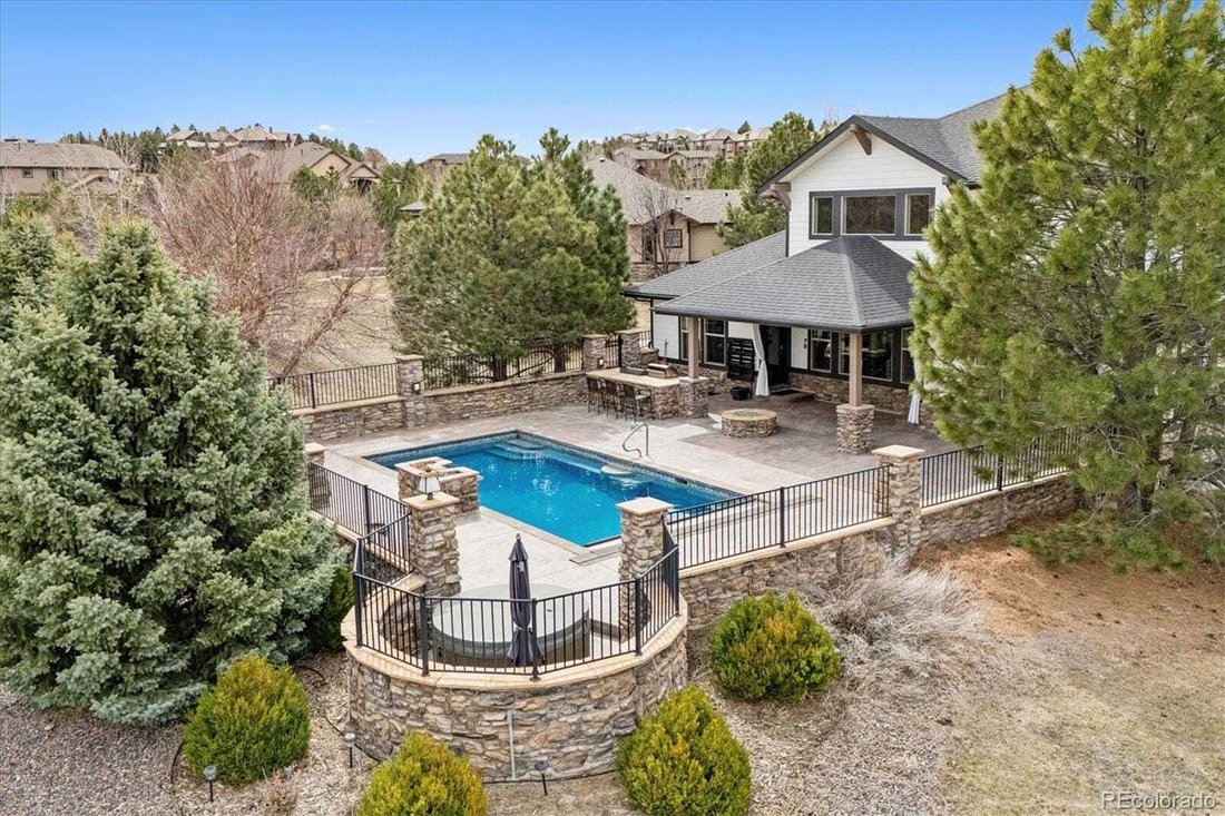 Majestuosa Casa Al Final De Un Callejón Sin En Parker, Colorado ...