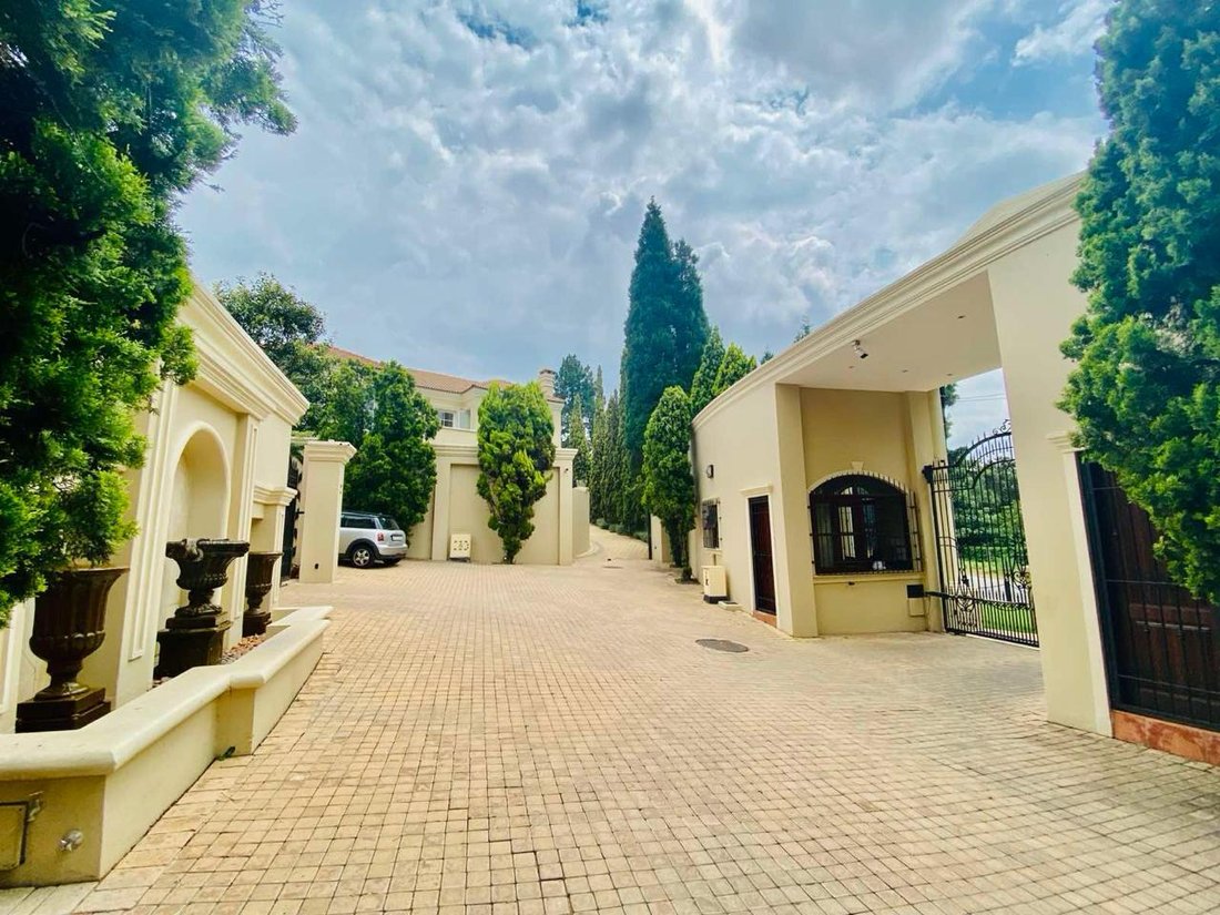 4 Bedroom House In Sandhurst, Sandton In Sandton, Gauteng, South Africa ...