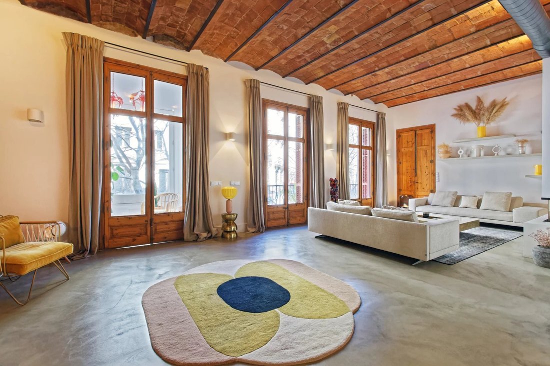 Spectacular Renovated Apartment In The Eixample In Barcelona, Catalonia ...
