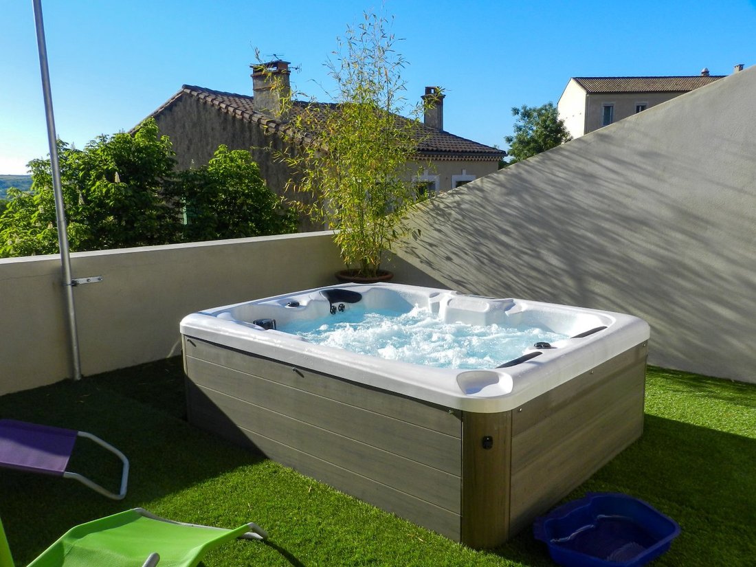 Atemberaubende Steinscheune In Murviel Lès Béziers, Okzitanien ...