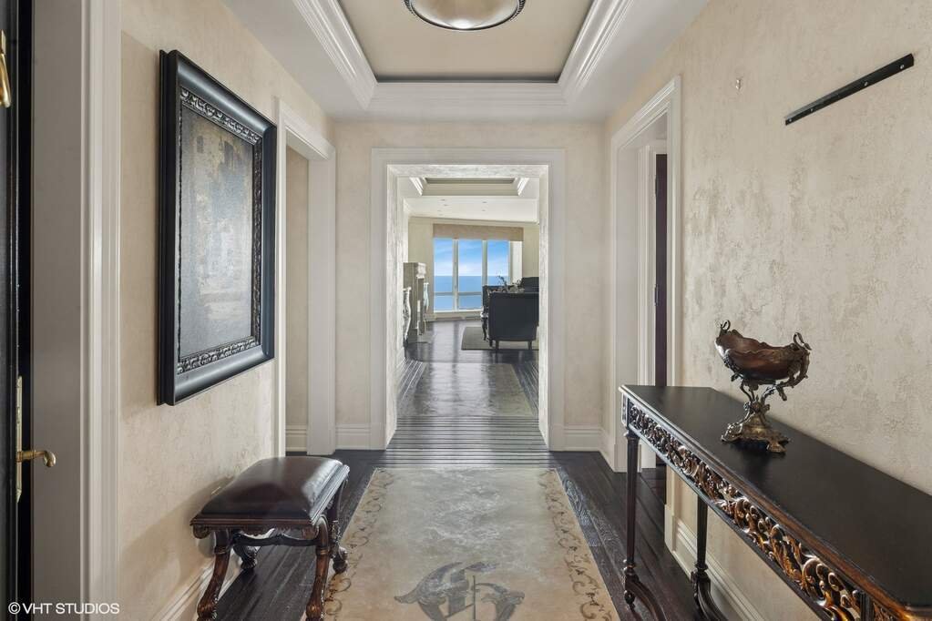 Ultra Luxury Residence In A Prestigious In Chicago, Illinois, United ...