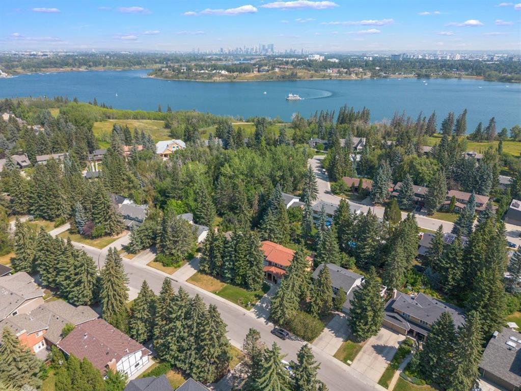 Casa Excepcional En Un Amplio Terreno En Calgary, Alberta, Canadá En ...