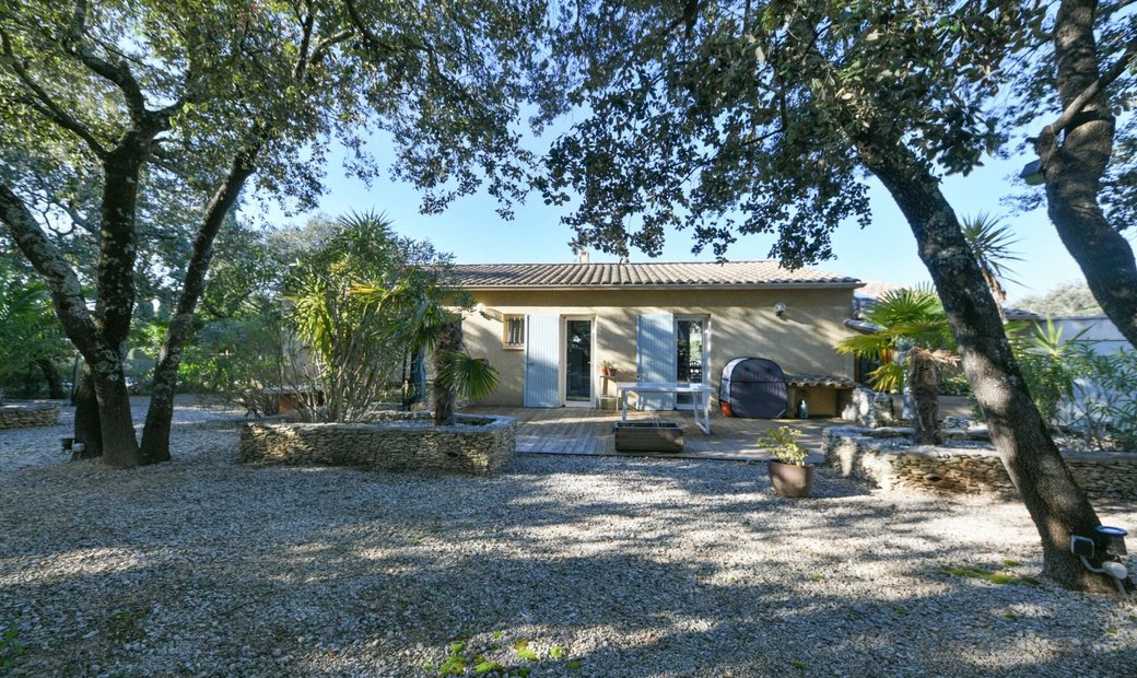 Sous Offre Spacious Villa With Garden And Above In Uzès, Occitanie ...