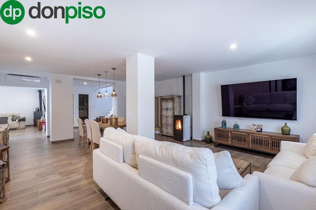 Granada House In Granada, Andalusia, Spain For Sale (15459332)