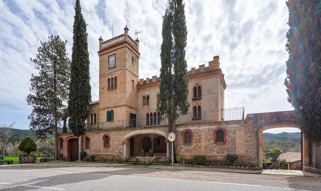Historic Estate With 166 Hectares, In Sant Mateu De Bages, Catalonia ...