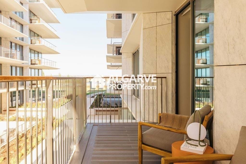 Luxury Three Bedroom Beachfront In Armação De Pêra, Faro District ...