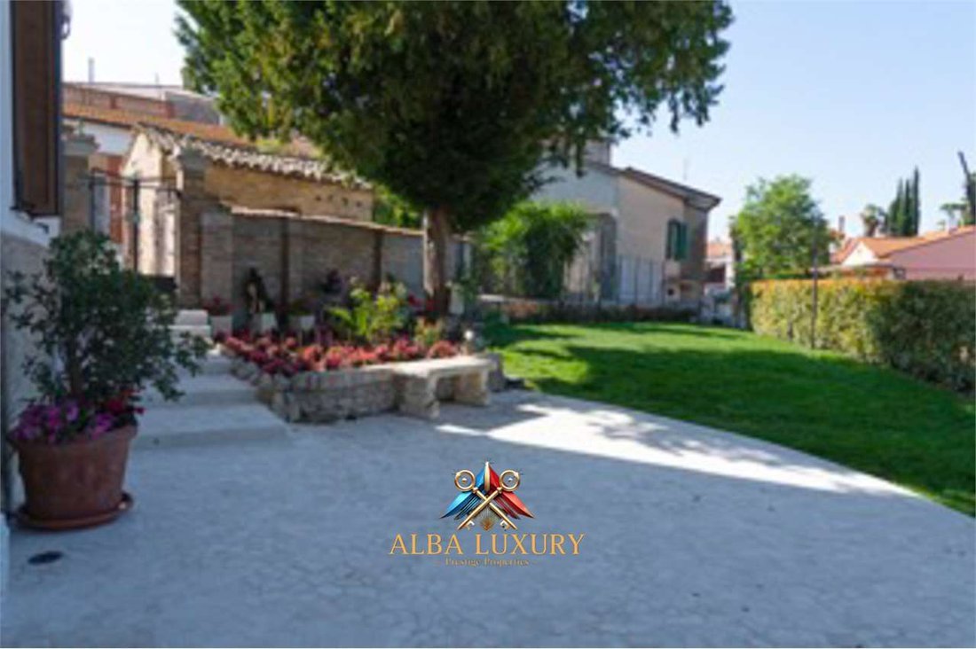Straordinaria Proprietà In Abruzzo, Poggio Morello In Nereto, Abruzzo ...