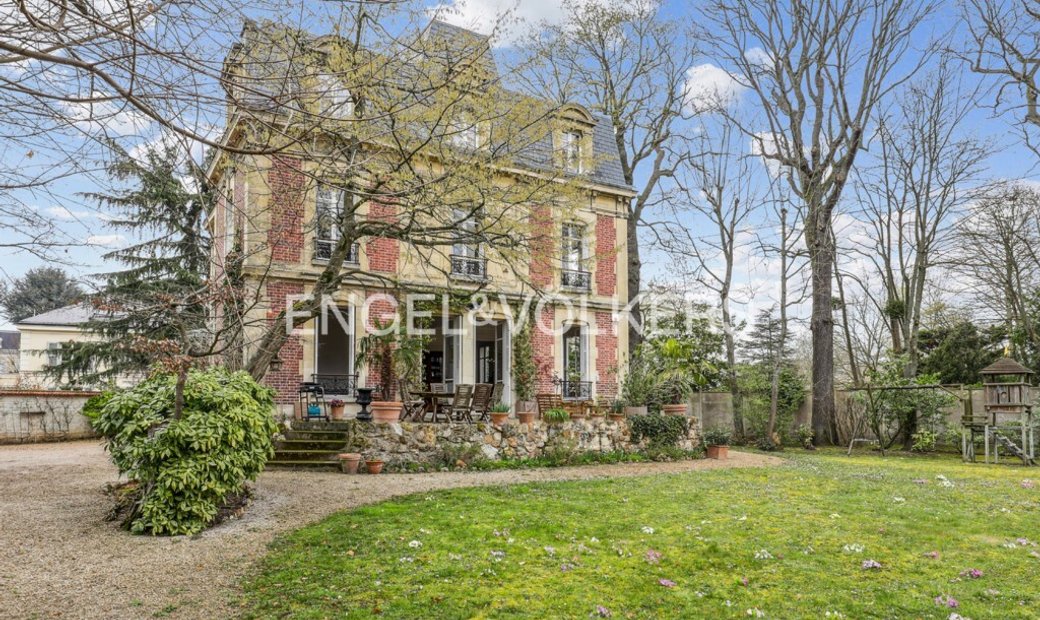 Beautiful Family Home, Rer South, Le In Le Vésinet, île De France ...
