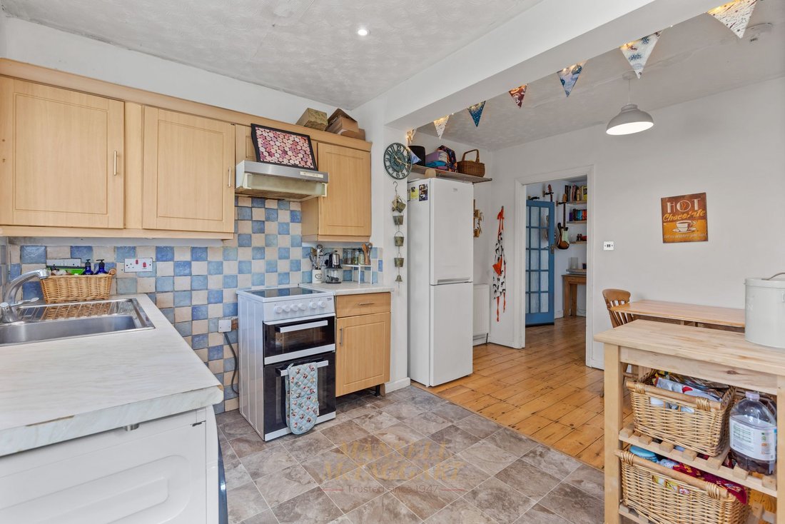 House Horley In Horley, England, United Kingdom For Sale (15469426)