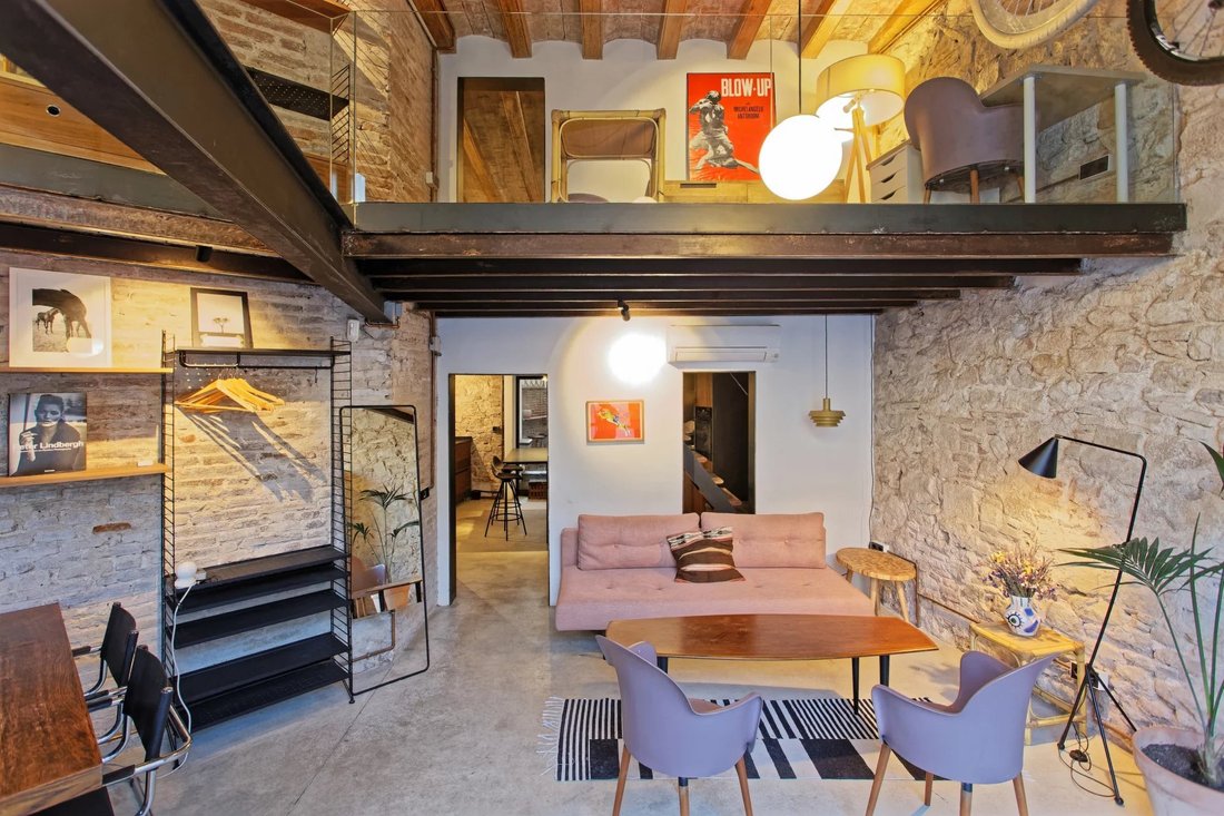 Stylish Loft With Terrace Near Ciutadella In Ciutat Vella, Barcelona ...