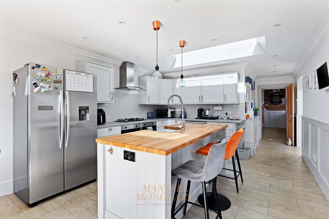 House Horley In Horley, England, United Kingdom For Sale (15475210)