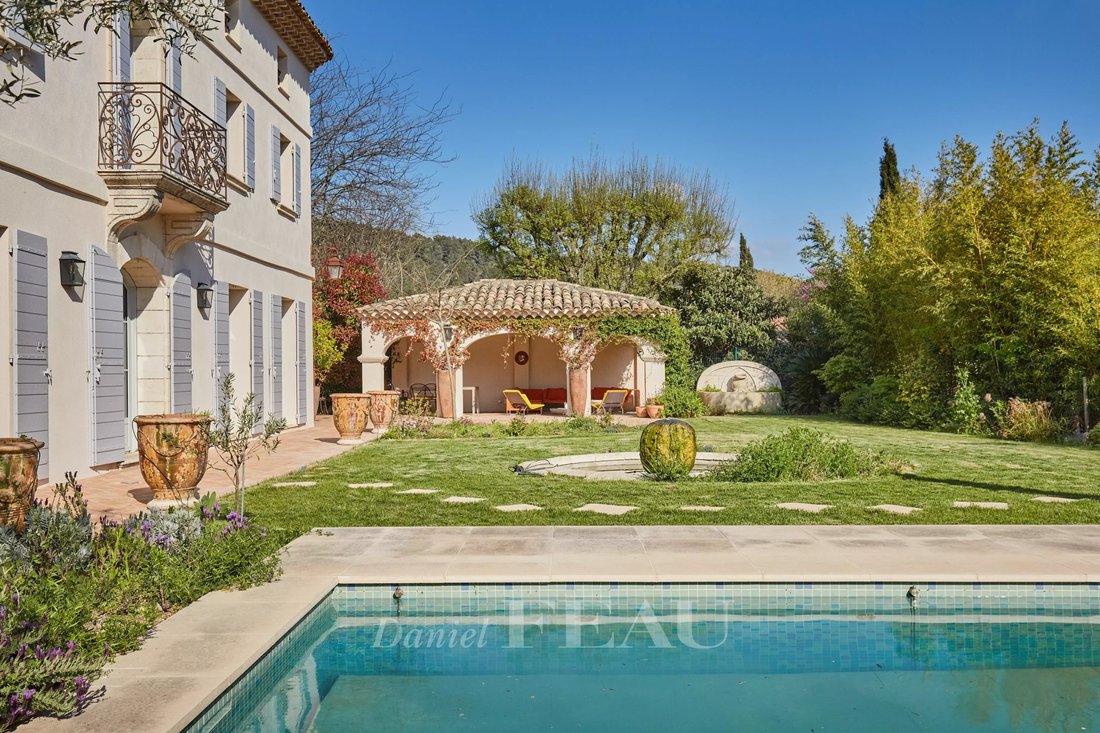 Aix En Provence: Una En Aix En Provence, Provenza Alpes Costa Azul ...