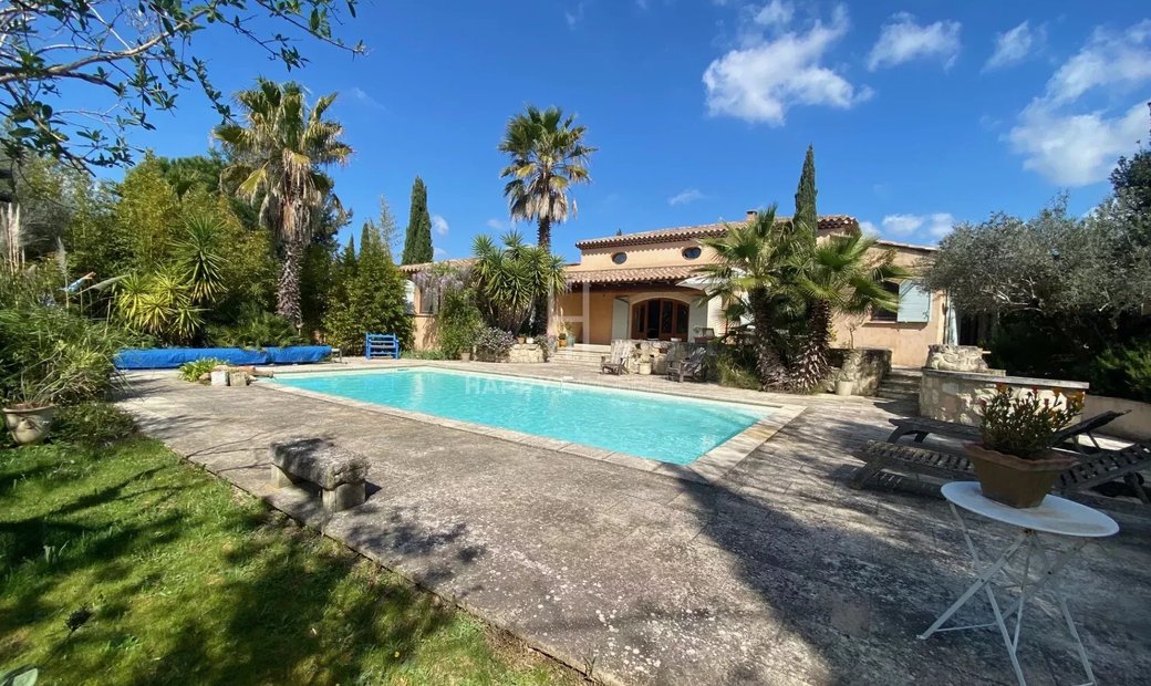 Arles Pont De Crau In Arles, Provence Alpes Côte D'azur, France For ...