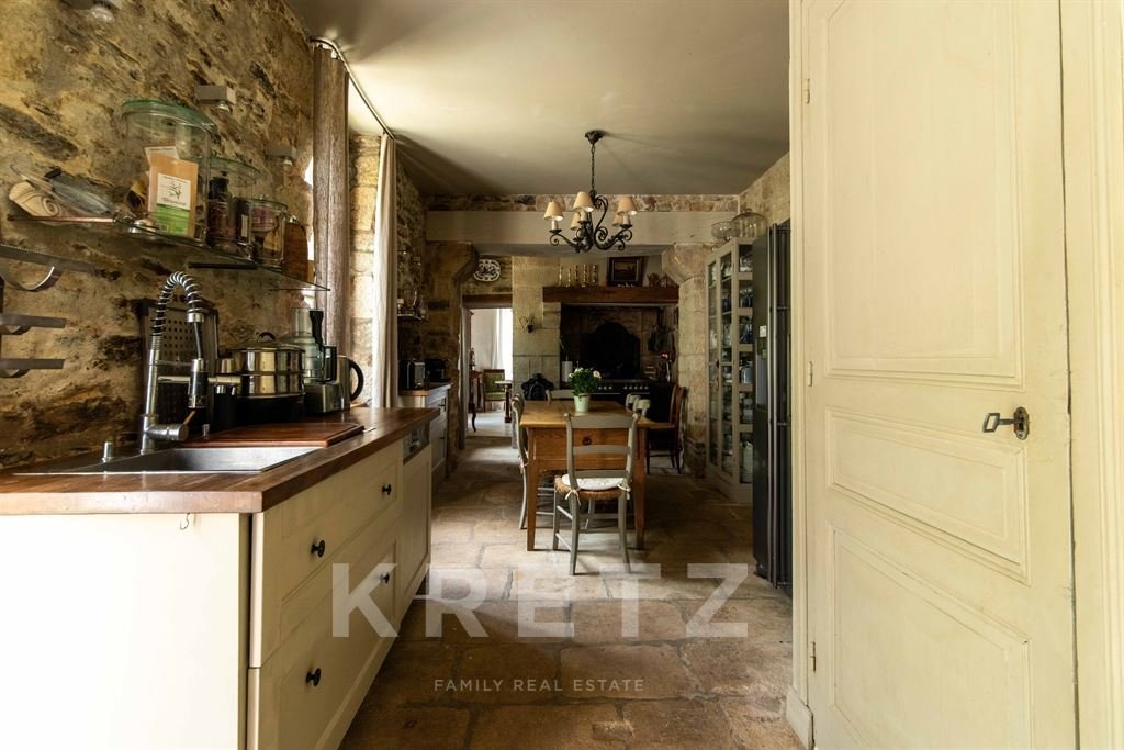 Castle With Its Park In Scaër, Brittany, France For Sale (15483652)