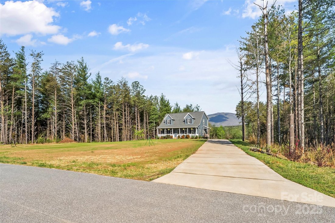 Lake James Cape Cod With Views And 10+ In Nebo, North Carolina, United ...