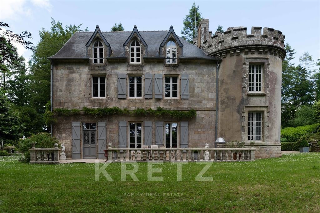 Castle With Its Park In Scaër, Brittany, France For Sale (15483652)