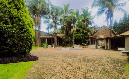 Luxury houses for sale in Rayton, Gauteng, South Africa | JamesEdition