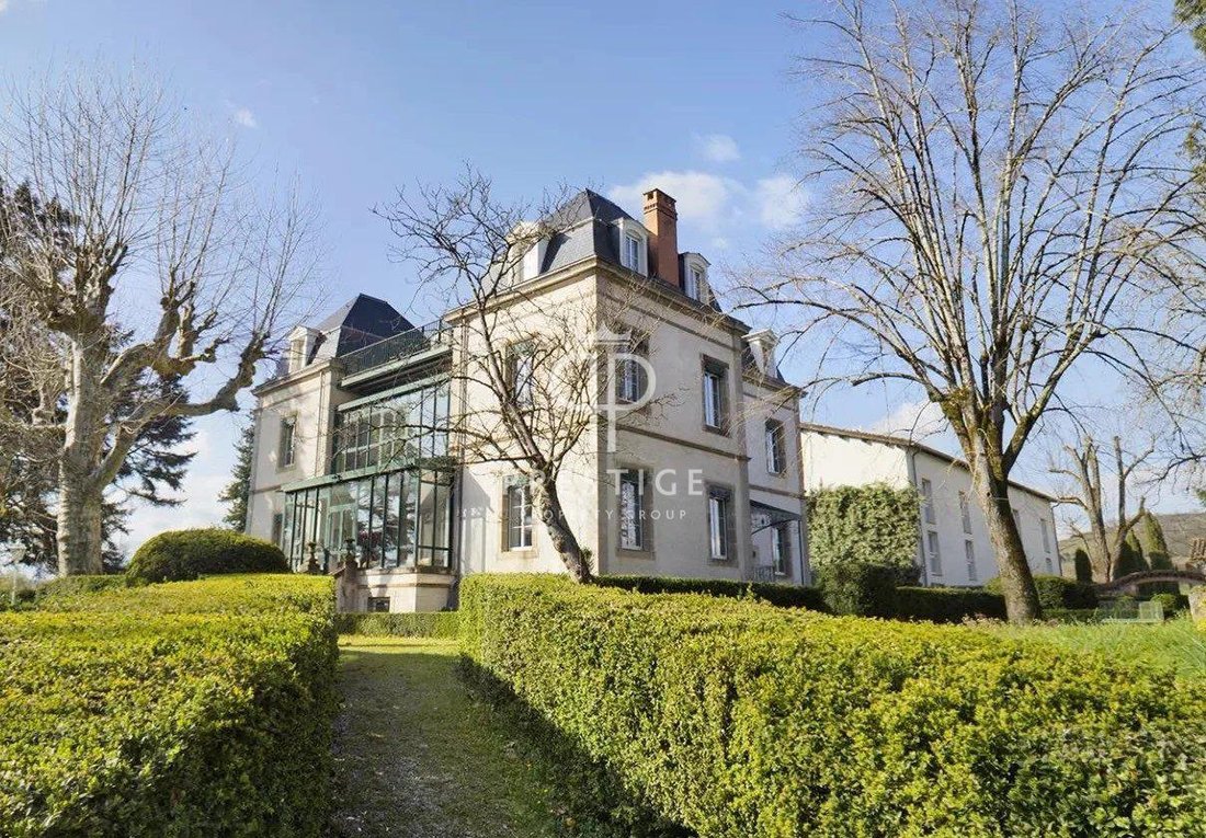 Wow Factor Chateau Con 30 Camere In Saint Marcel Campes, Occitania ...