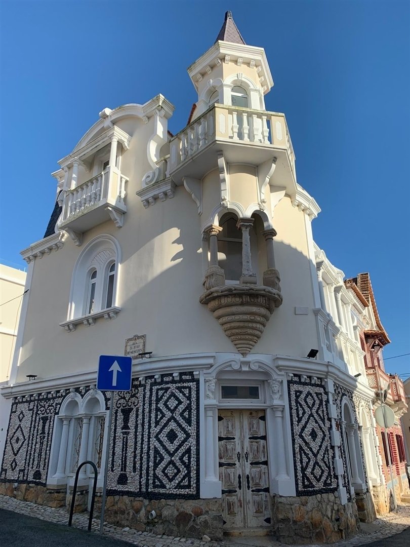 Chalet Maria José In Parede, Cascais. In Parede, Lisbon, Portugal For ...