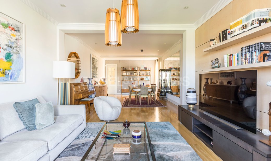 Fantastic And Spacious Apartment In A Stately Estate With In Madrid ...