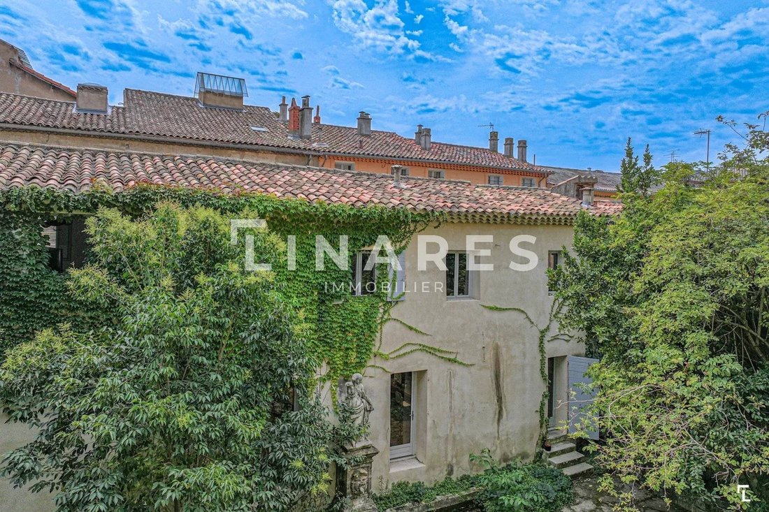 La Dirección De Aixois En Aix En Provence, Provenza Alpes Costa Azul ...