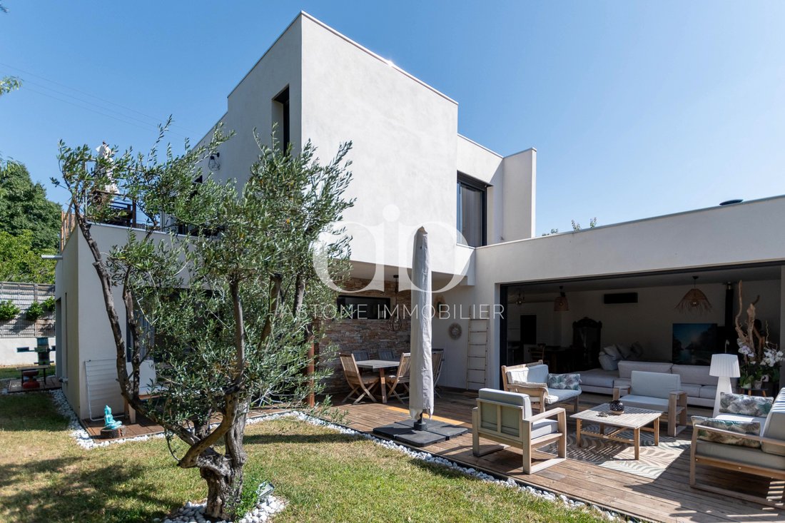 Cassis Contemporary Villa In A In Cassis, Provence Alpes Côte D'azur ...