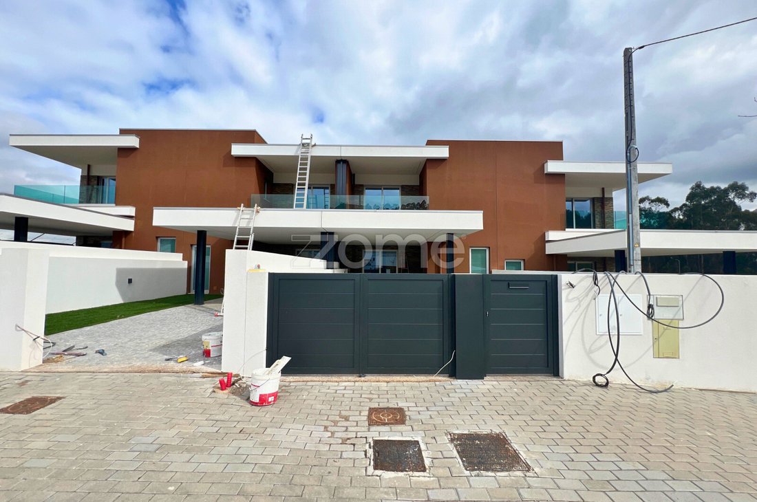 Trofa House In Trofa, Porto District, Portugal For Sale (15506937)