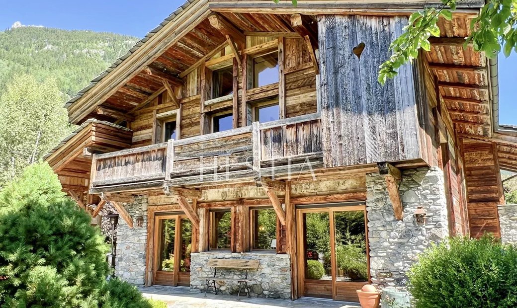 Individual Chalet Near The Chamonix In Chamonix, Auvergne Rhône Alpes ...