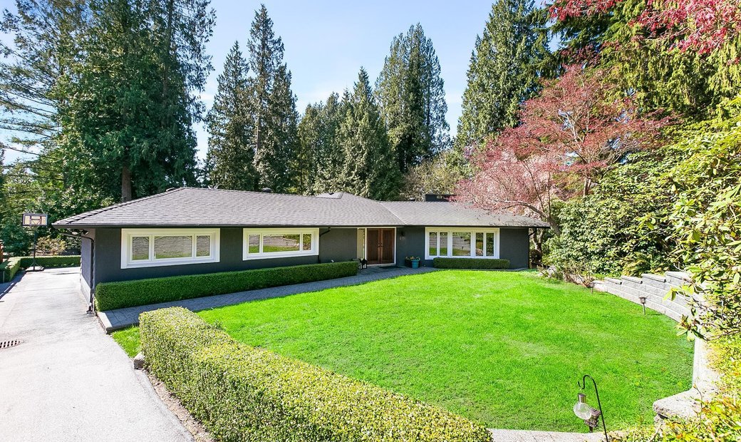 British Properties Rancher In West Vancouver, British Columbia, Canada ...