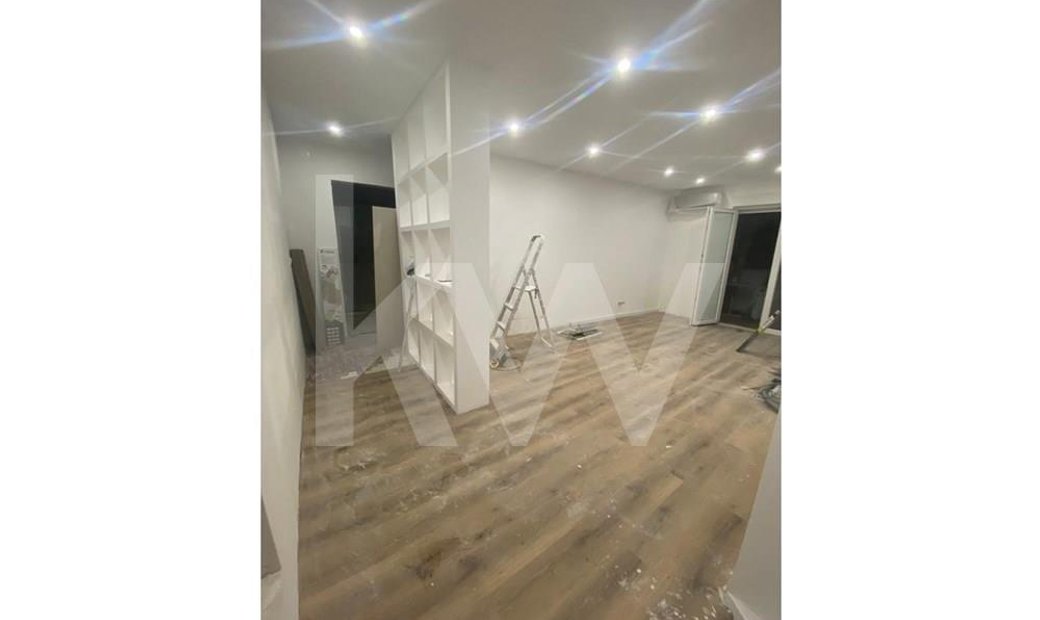 Apartamento T2 Com Terraço No Centro Da Cidade De In Lisbon, Lisbon ...