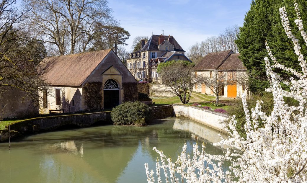 Nevers Listed Chateau 49,412 In Marzy, Bourgogne Franche Comté, France ...