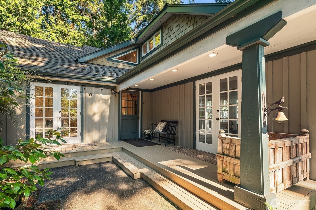 Gracious View Home On Nearly Three Acres In Vashon, Washington, United ...