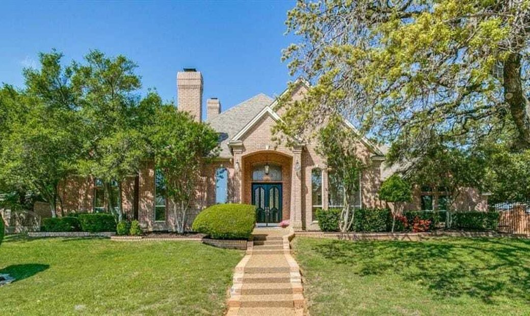 Custom Transitional Home In Gated In Colleyville, Texas, United States ...
