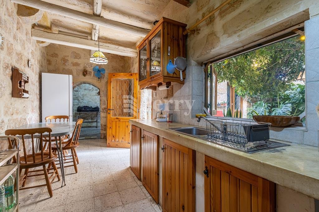 Unconverted House Of Character With Endless Potential In Birkirkara ...